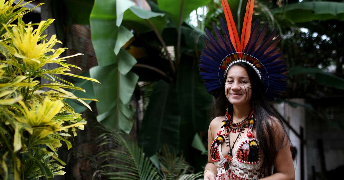 Jovem indígena do Amazonas luta para proteger floresta da "ganância"