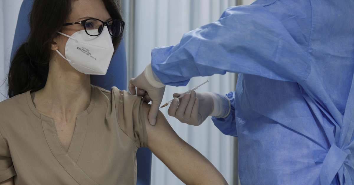 Pfizer reduz até pela metade entrega de vacinas a alguns países da UE