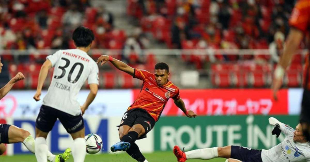 Mateus Castro deixa o dele e Nagoya Grampus segue 100% na J-League
