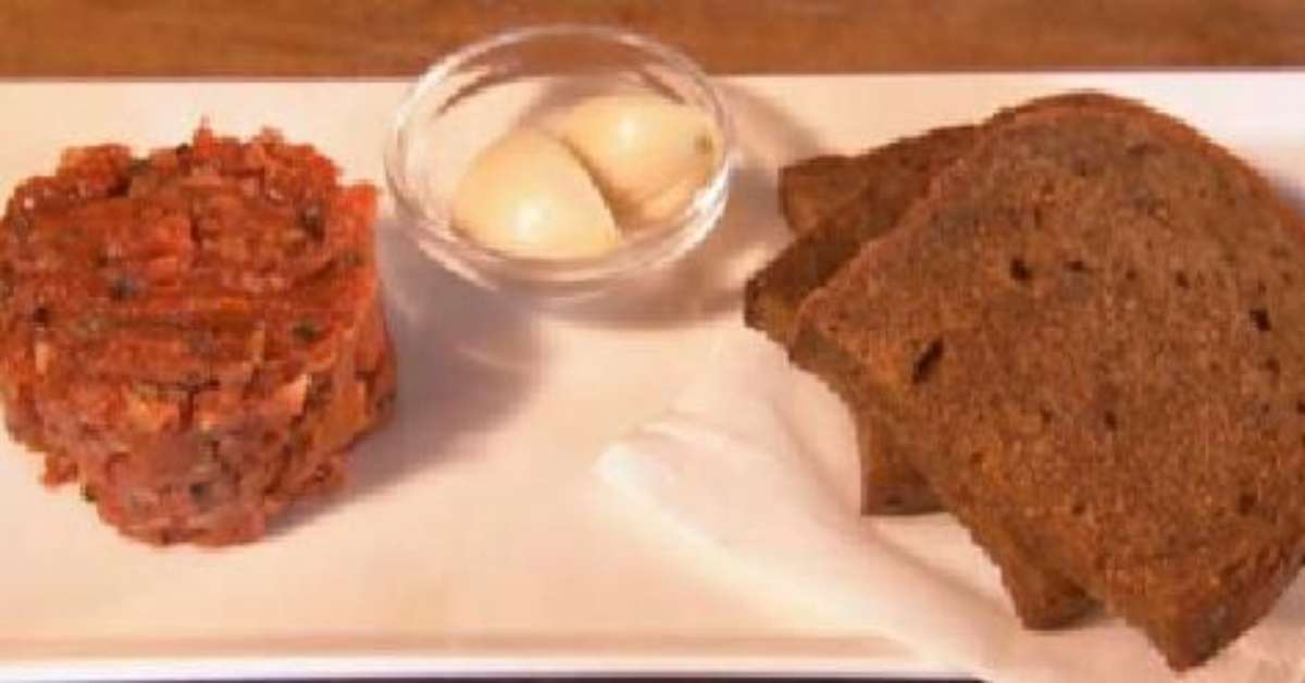 Aprenda a fazer o clássico tartare tcheco