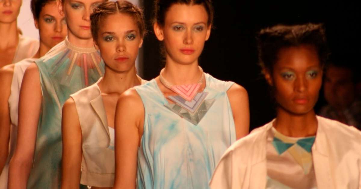 Desfile de Project Runway apresenta coleções de novos talentos