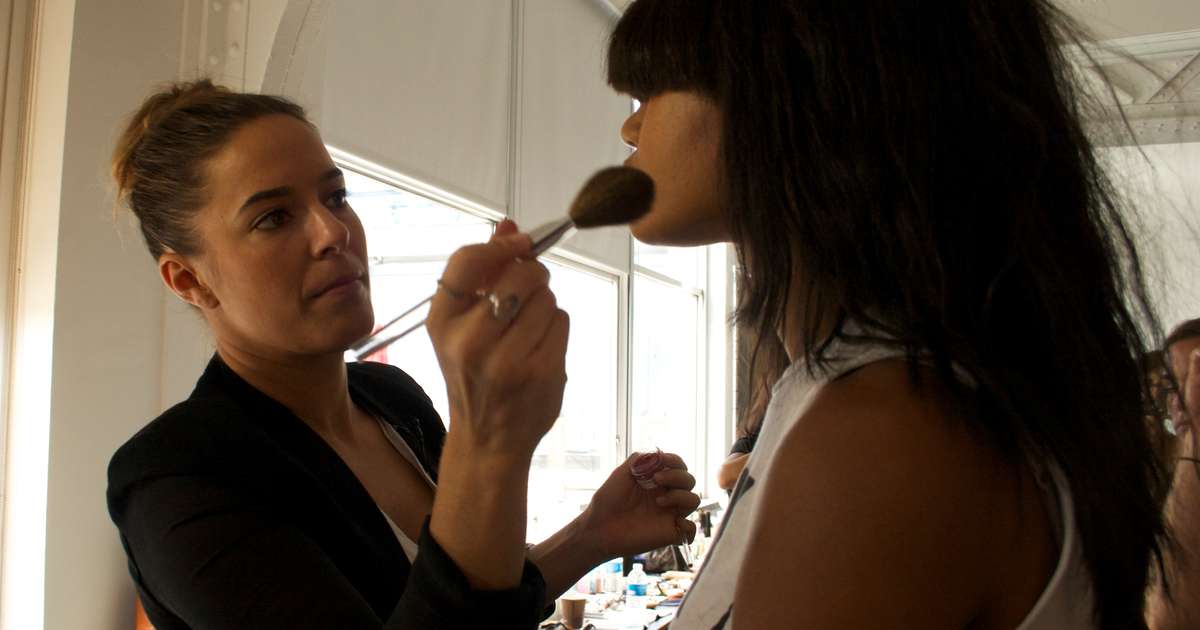 Maquiadora mostra preparativos para desfile em NY; veja fotos