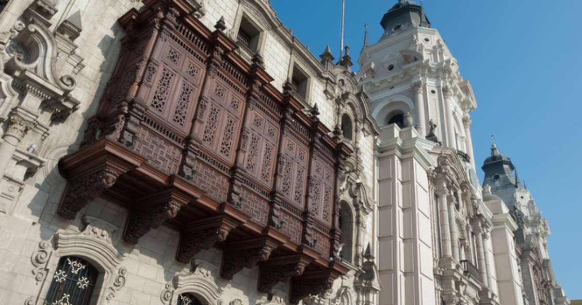 Palácios, igrejas e monumentos embelezam a capital peruana