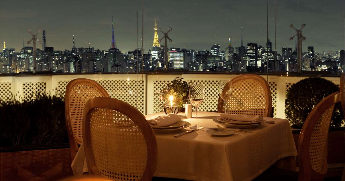 Restaurante alia gastronomia de qualidade e vista panorâmica