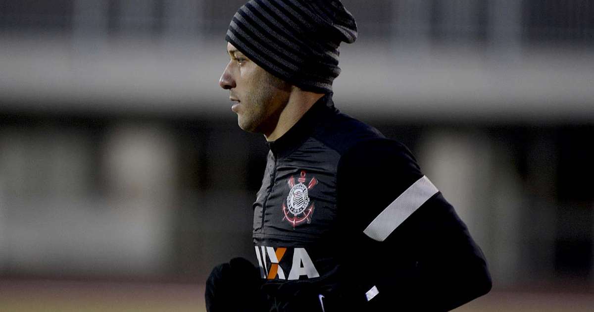 Aos 33 anos, Alessandro se diz ansioso para levantar taça do Mundial