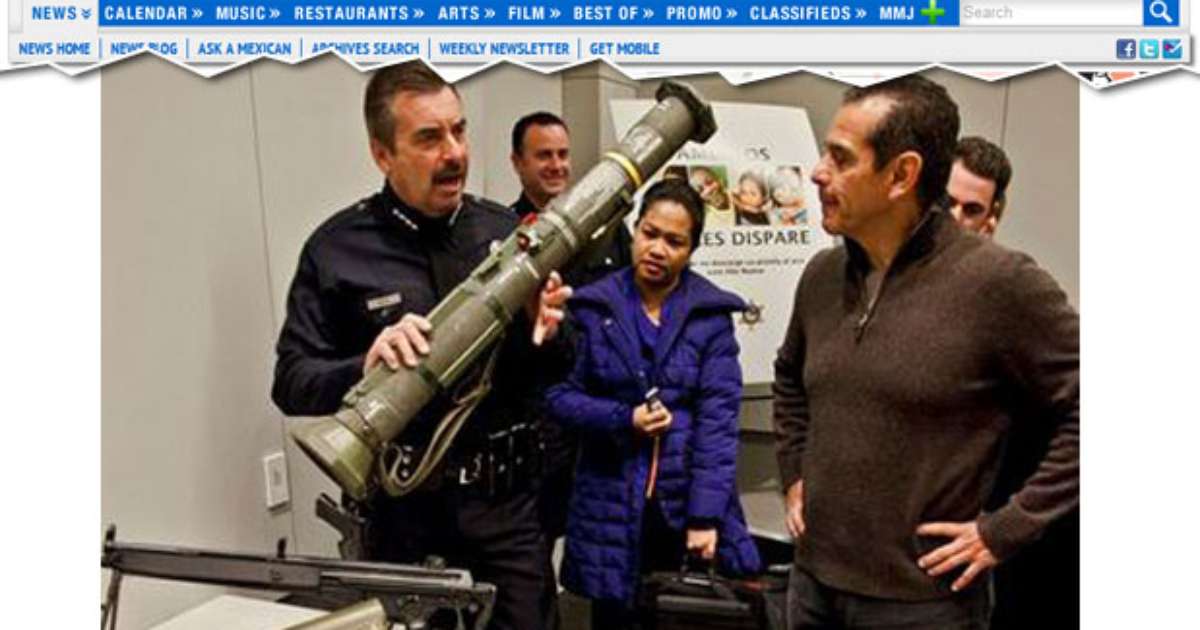 EUA: polícia exibe lança-mísseis entregues em desarmamento