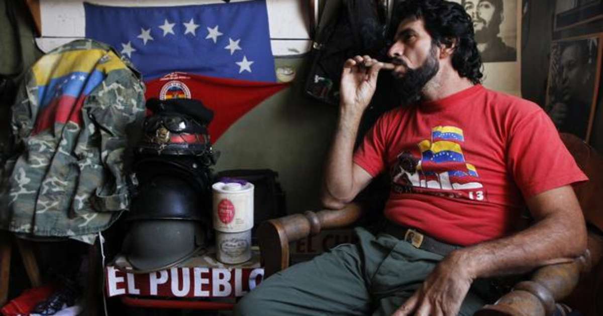 "Che" venezuelano reza por recuperação do herói Chávez