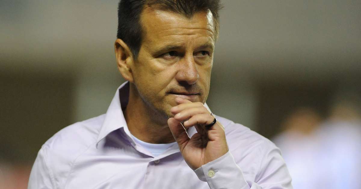 Dunga abre possibilidade de mesclar time, e Inter pode ter 4 titulares