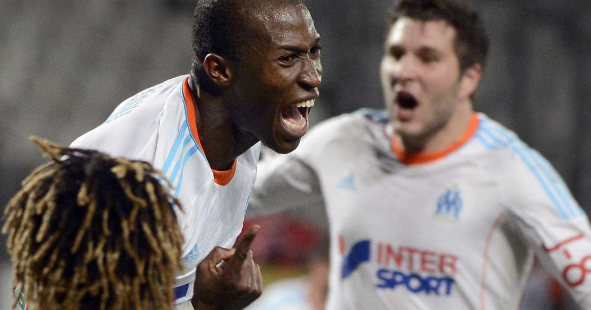 Com mais destaque para "Paris", PSG anuncia novo escudo