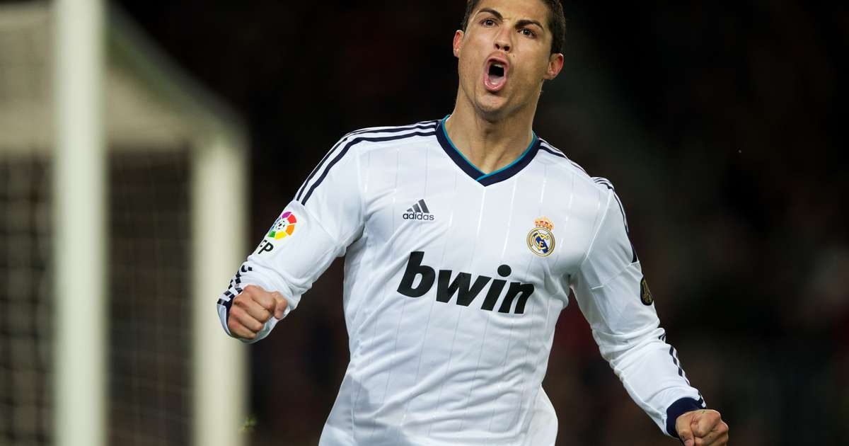 Com show de C. Ronaldo, Real arrasa Barça no Camp Nou e avança