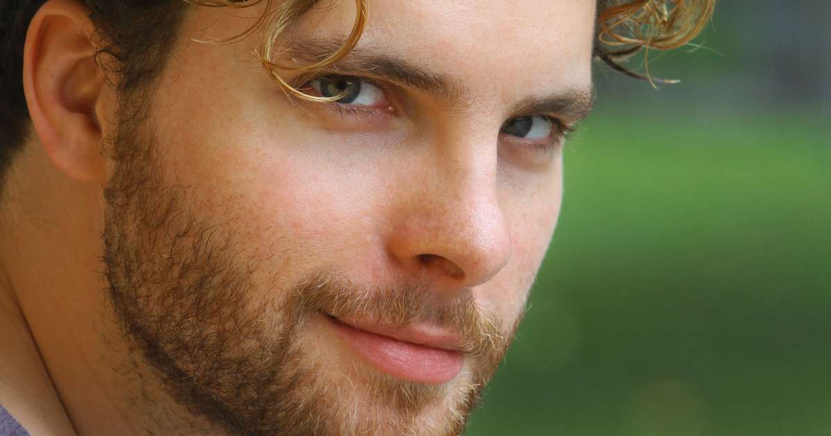 Veja fotos da carreira do ator Thiago Fragoso