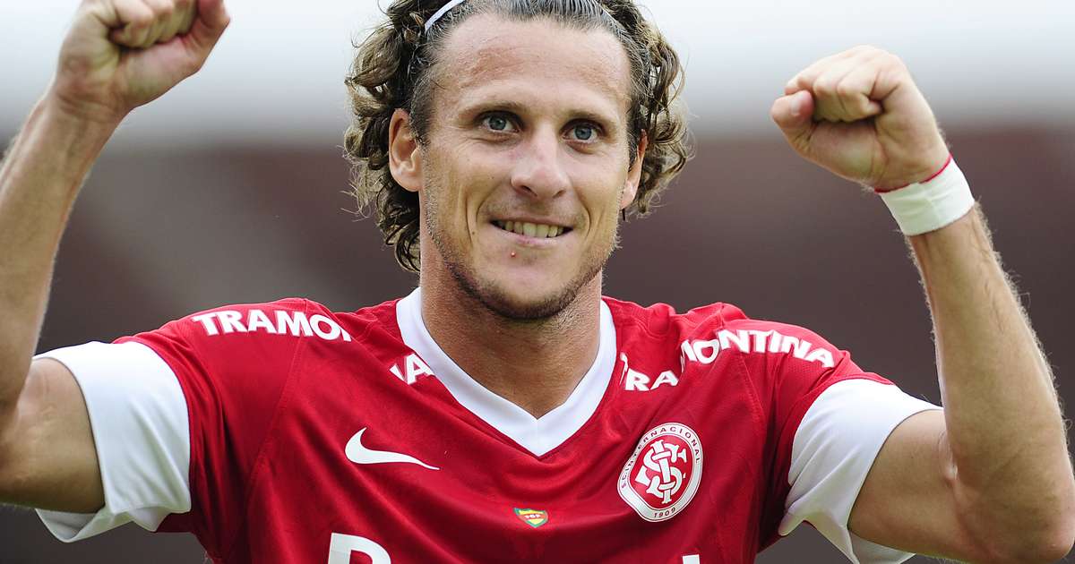 Forlán faz dois, Inter vence Esportivo e decide 1º turno em Ijuí