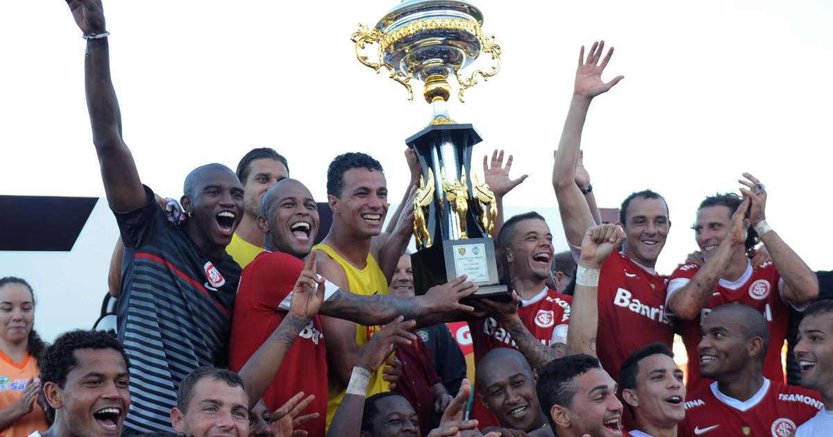 Na casa de Dunga, Inter goleia São Luiz e conquista Taça Piratini