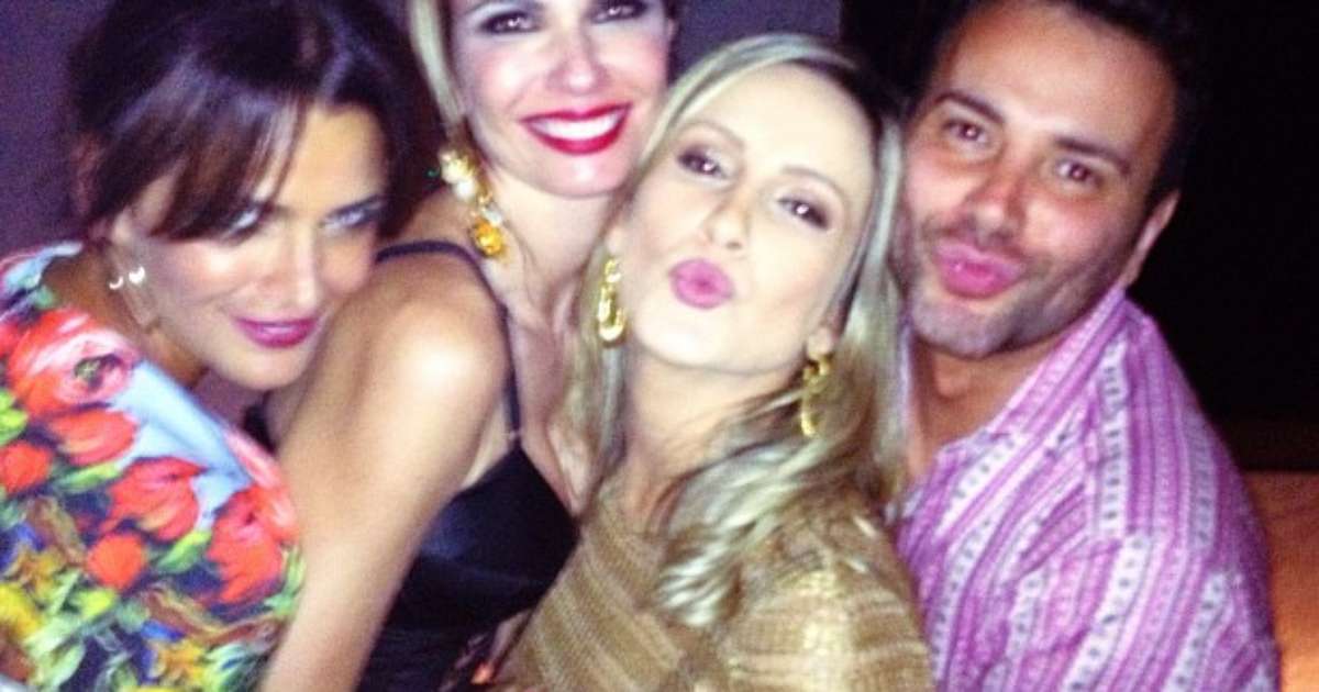 Claudia Leitte e famosas vão a evento com criadores da Dolce & Gabbana