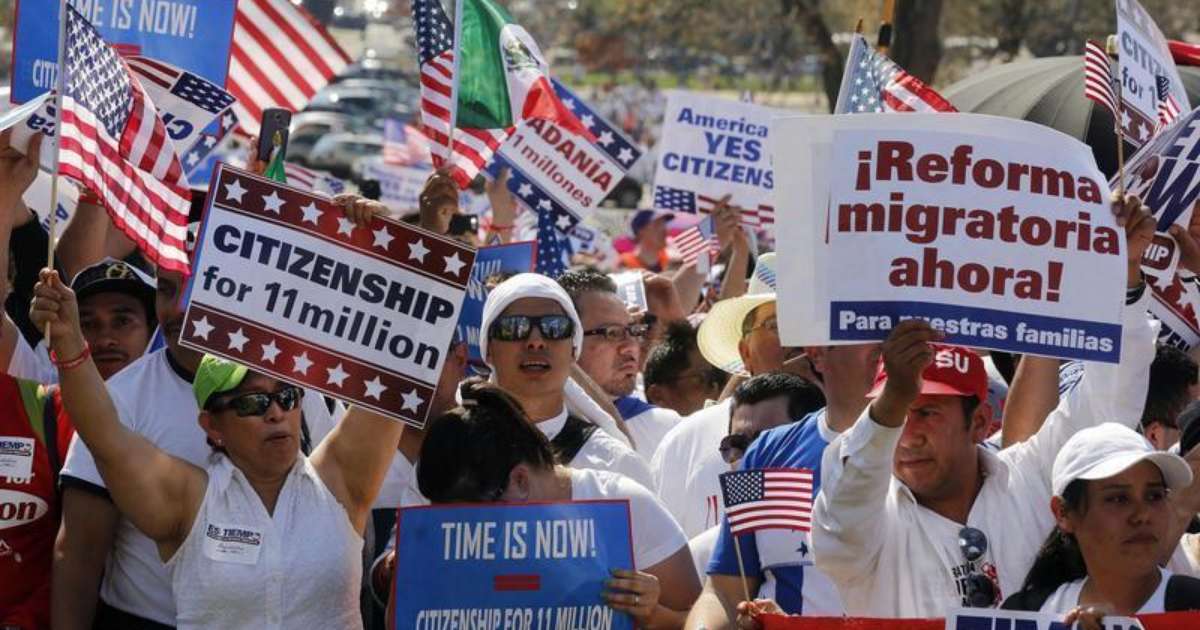 Manifestação pró-imigrantes reúne milhares nos EUA