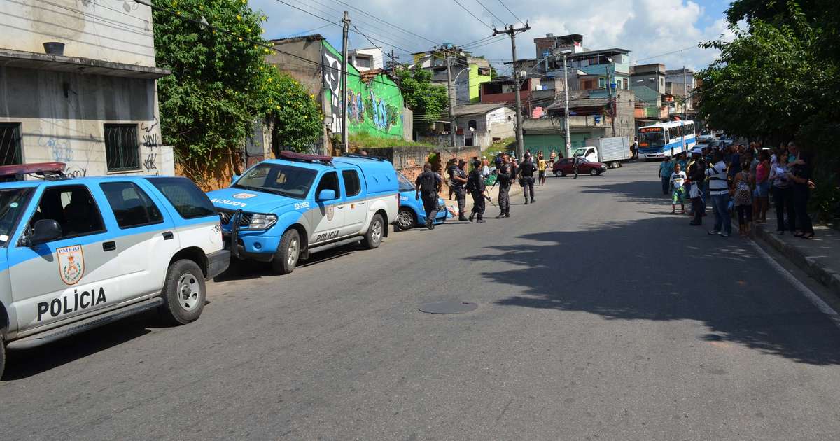 Tiroteio na avenida Brasil deixa 3 mortos no Rio de Janeiro