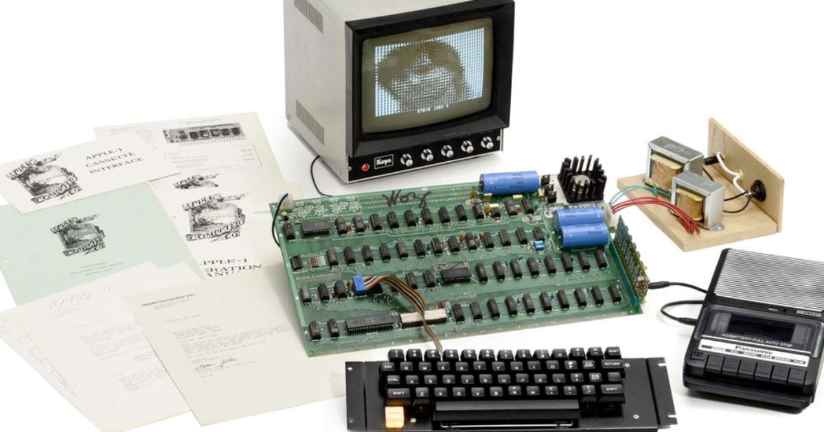 Leilão de computadores antigos tem primeiro modelo feito por Steve Jobs