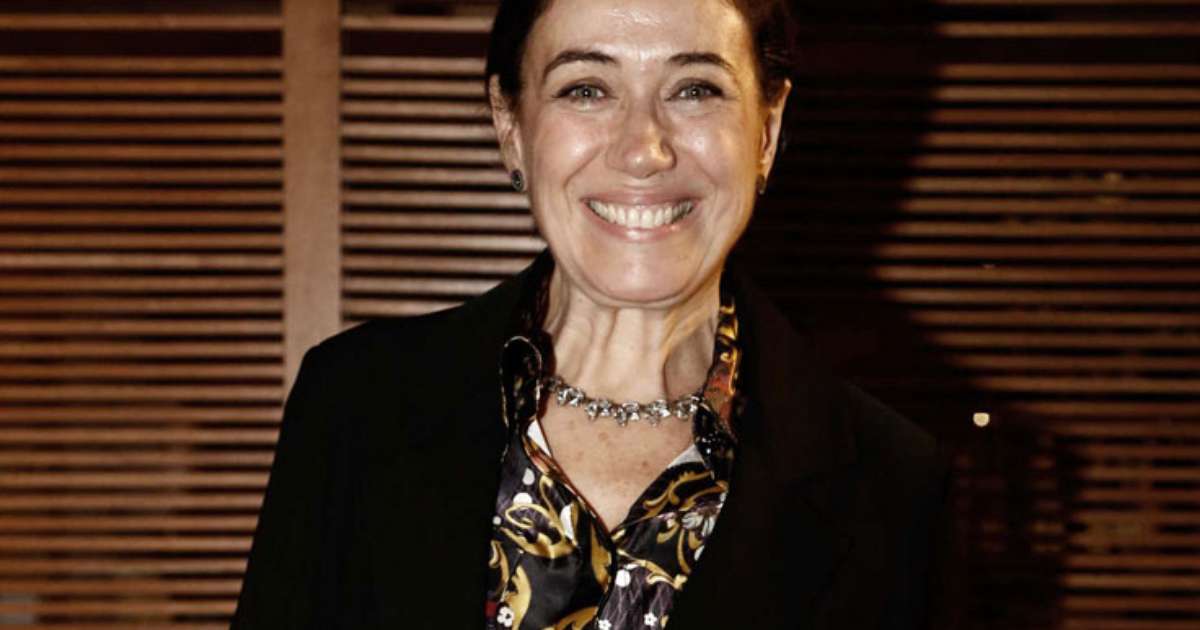 Elenco se reúne e assiste ao 1º capítulo de 'Saramandaia'