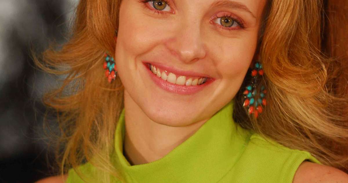 Atriz de ‘Sangue Bom’ usa cremes e gelo para não perder jovialidade
