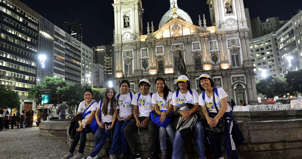 RJ: parentes de vítimas da Candelária fazem vigília para lembrar o crime RJ: parentes de vítimas da Candelária fazem vigília para lembrar o crime