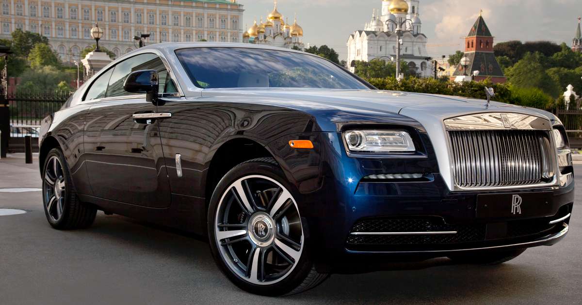 Novo modelo de luxo da Rolls-Royce chegará ao Brasil neste ano