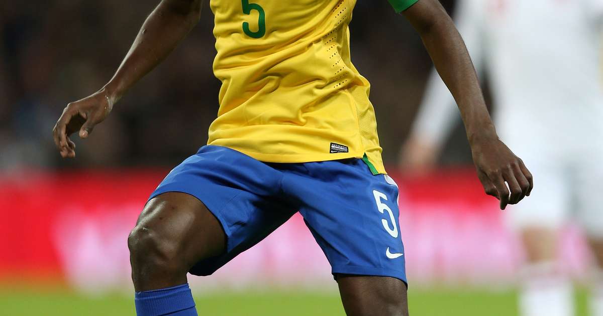 Em retorno à Seleção, Ramires quer "corresponder em todos os sentidos"