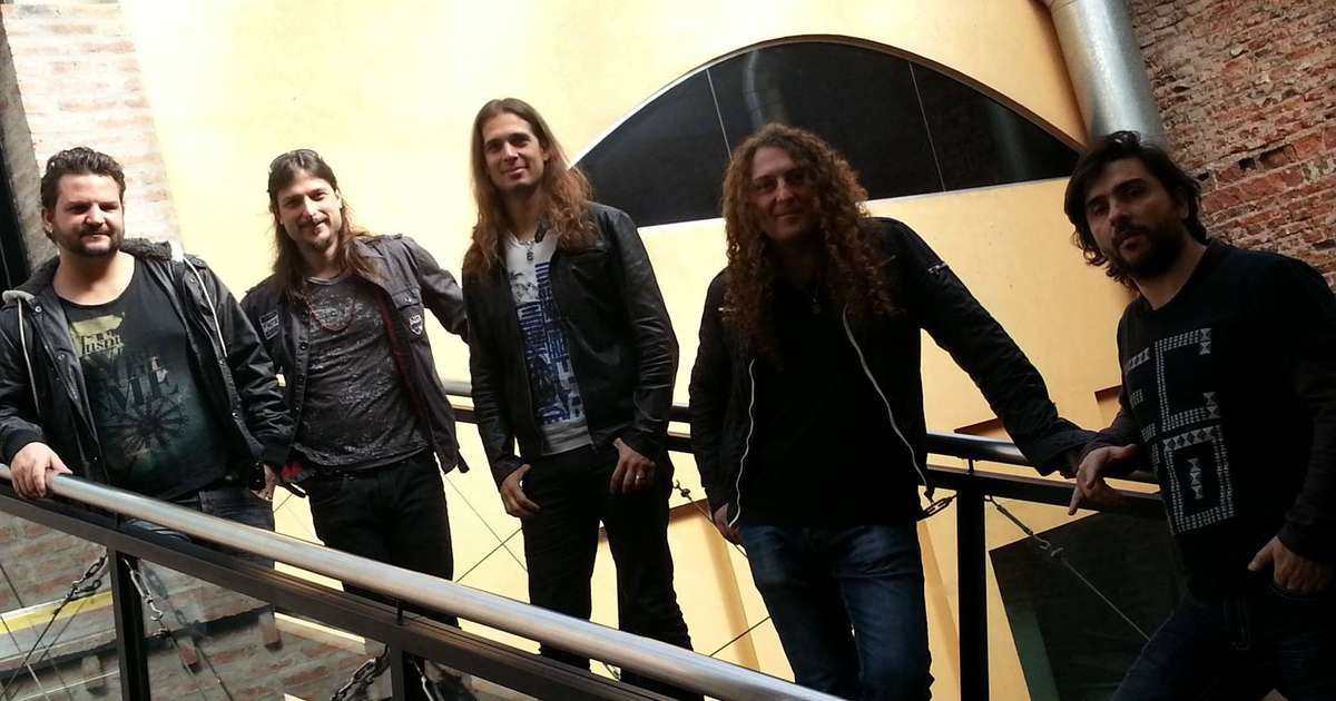 "Temos certeza que nossas músicas são muito boas", diz guitarrista do Angra