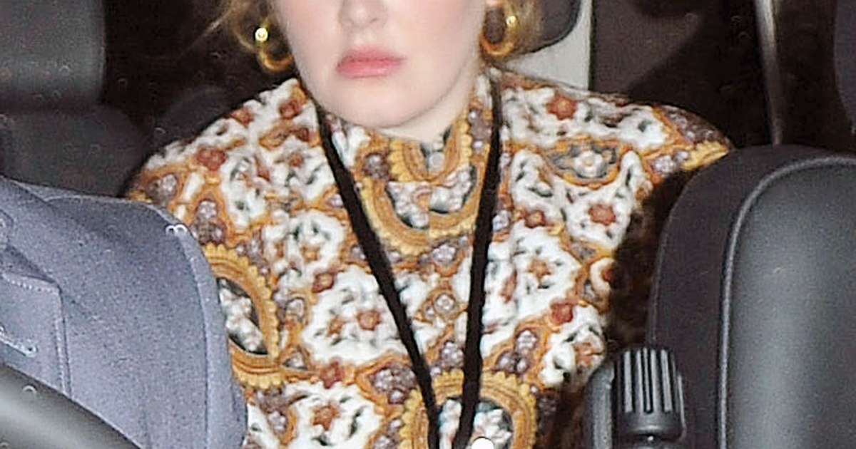 Adele é fotografada sem maquiagem ao deixar festival