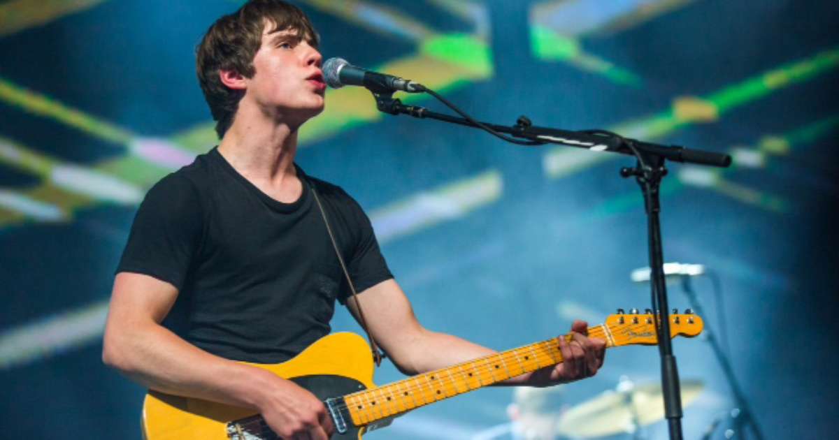 Carismático e super star, Jake Bugg faz show em Londres
