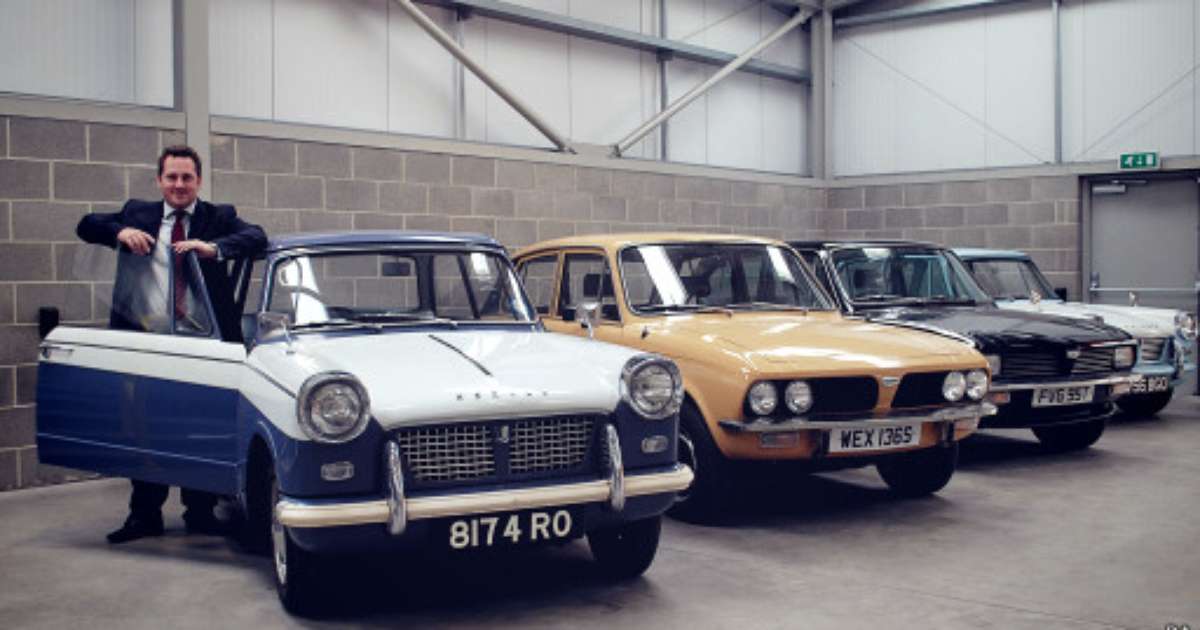 Carro que rodou 32 km em 52 anos vai a leilão na Inglaterra