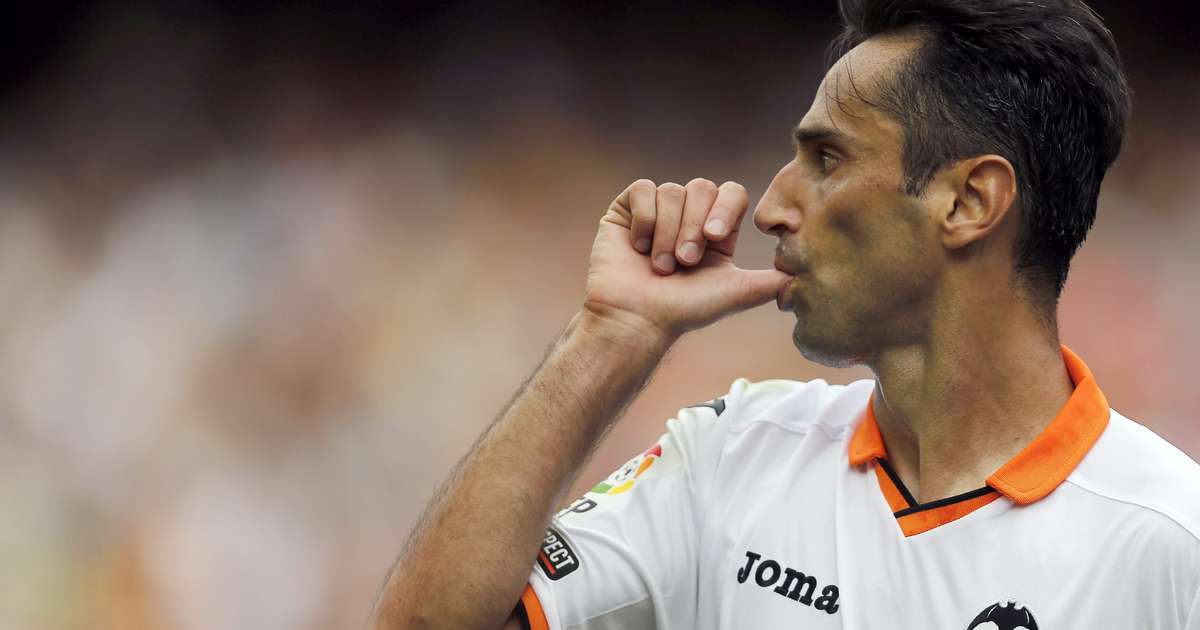 Jonas rescinde com o Valencia e fica disponível no mercado