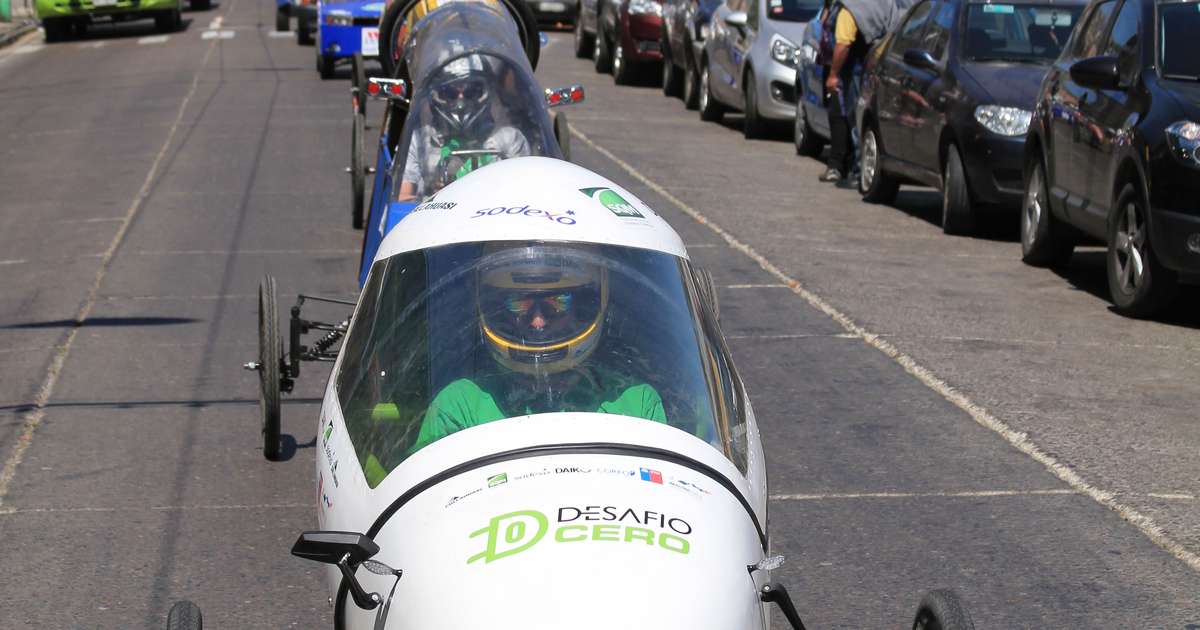 Corrida de carros elétricos movimenta cidade chilena