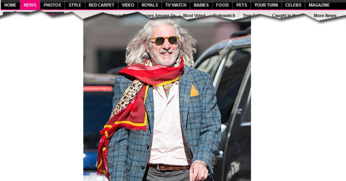 Richard Gere aparece com cabelos compridos e brancos em set; veja