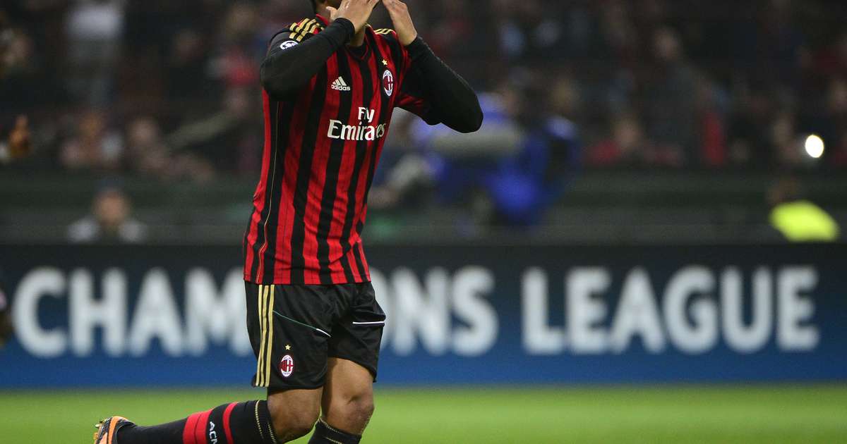 Robinho marca no encontro com Neymar, mas Barça empata com Milan