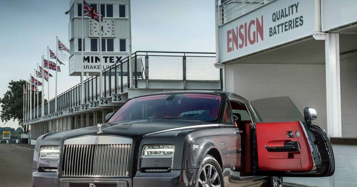 Rolls Royce Phantom ganha versão customizada em Dubai
