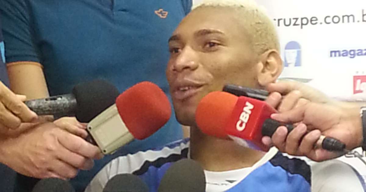 Caça-Rato renova com Santa Cruz para centenário e mira titularidade