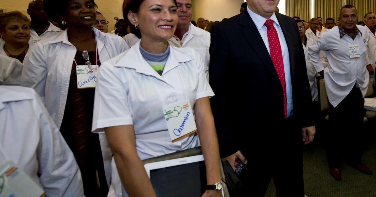 Mais Médicos: 3 mil médicos cubanos começam a receber aulas