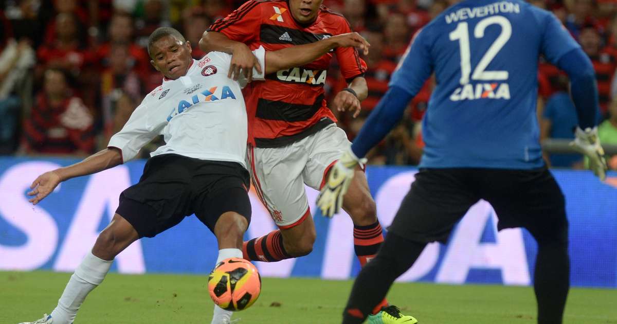 Flamengo perde quatro pontos, mas escapa de rebaixamento à Série B
