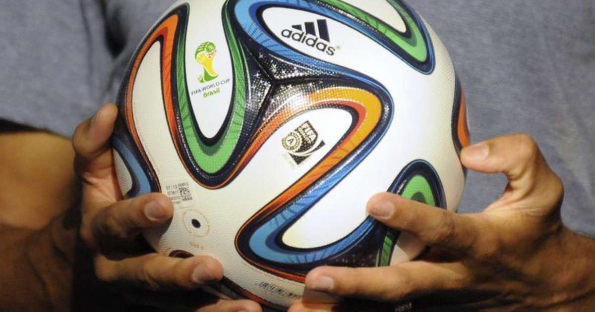 Bola da Copa é lançada com promessa de ser boa na grama e no ar