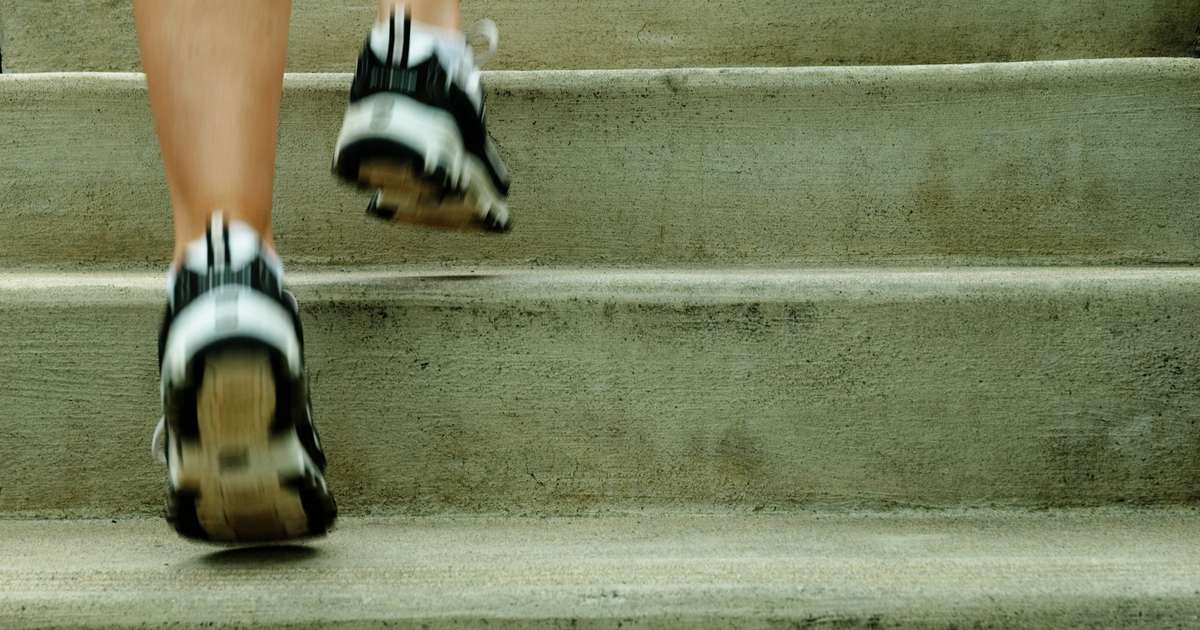 Saiba como usar a escada para emagrecer e tonificar os músculos