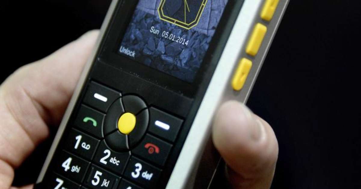 Caterpillar lança smartphone capaz de suportar calor, água e quedas