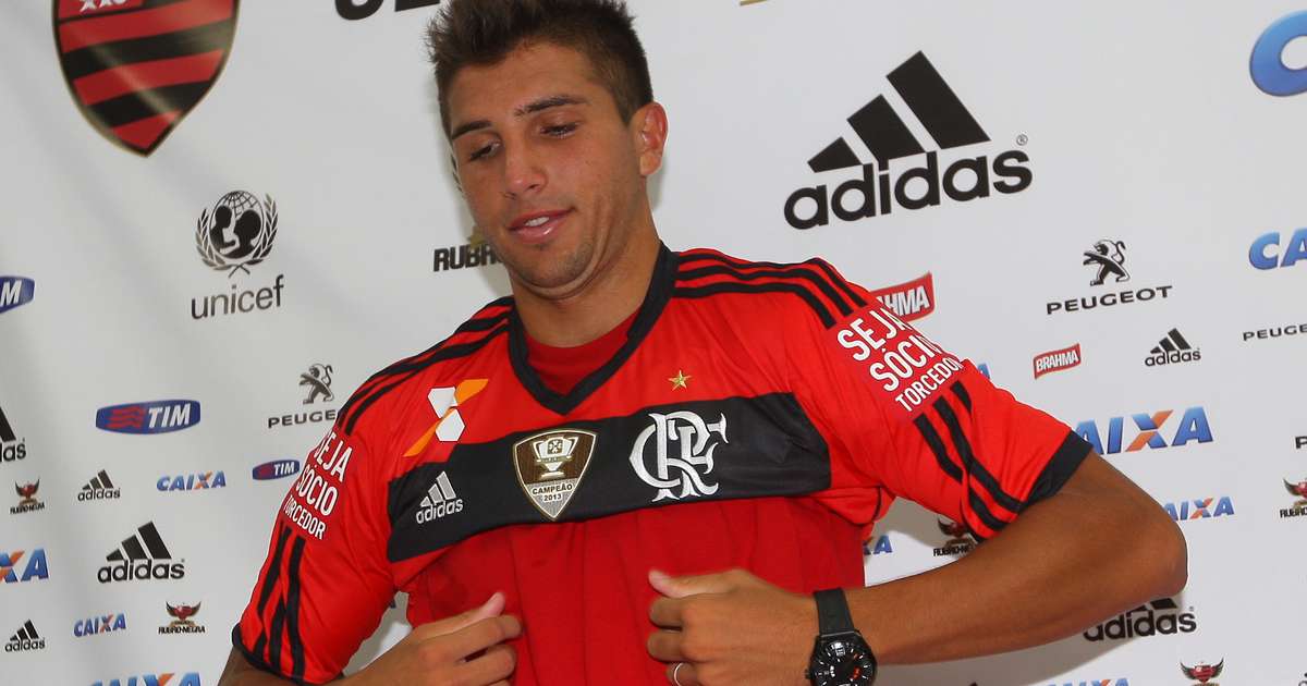 Lucas Mugni é regularizado e deve estrear pelo Fla nesta quarta