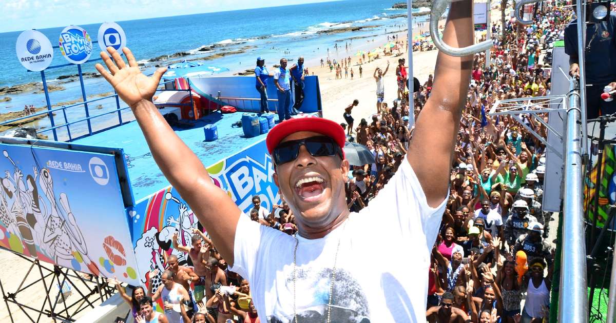 Fotos do Carnaval: com Lepo lepo hit de 2014, Psirico encerra Arrastão