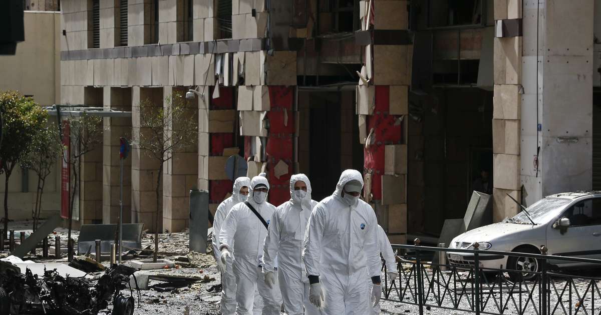 Grécia: bomba explode em frente a prédio do Banco Central