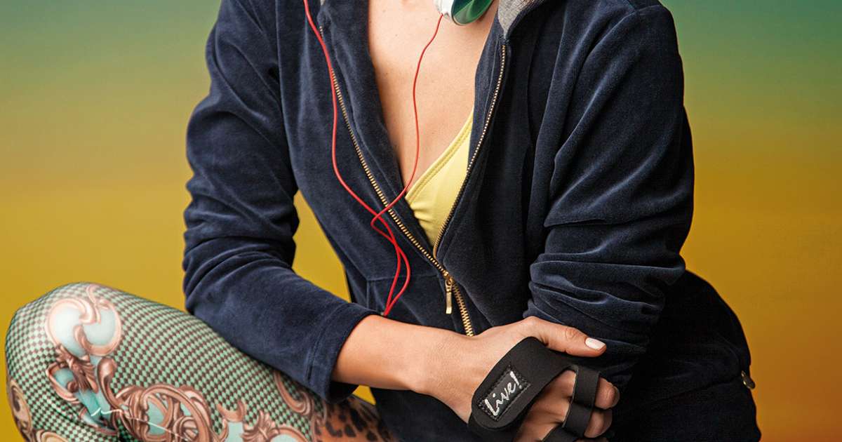 Atriz Carol Castro estrela campanha de moda fitness; confira