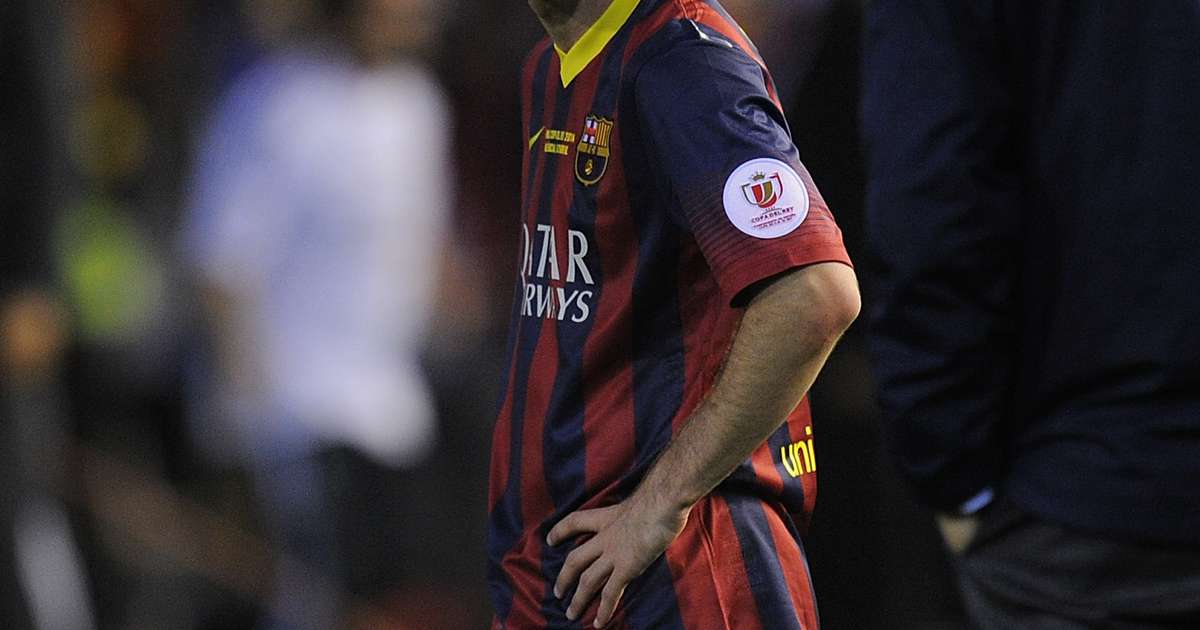 Torcida do Barça se revolta e chama jogadores de mercenários