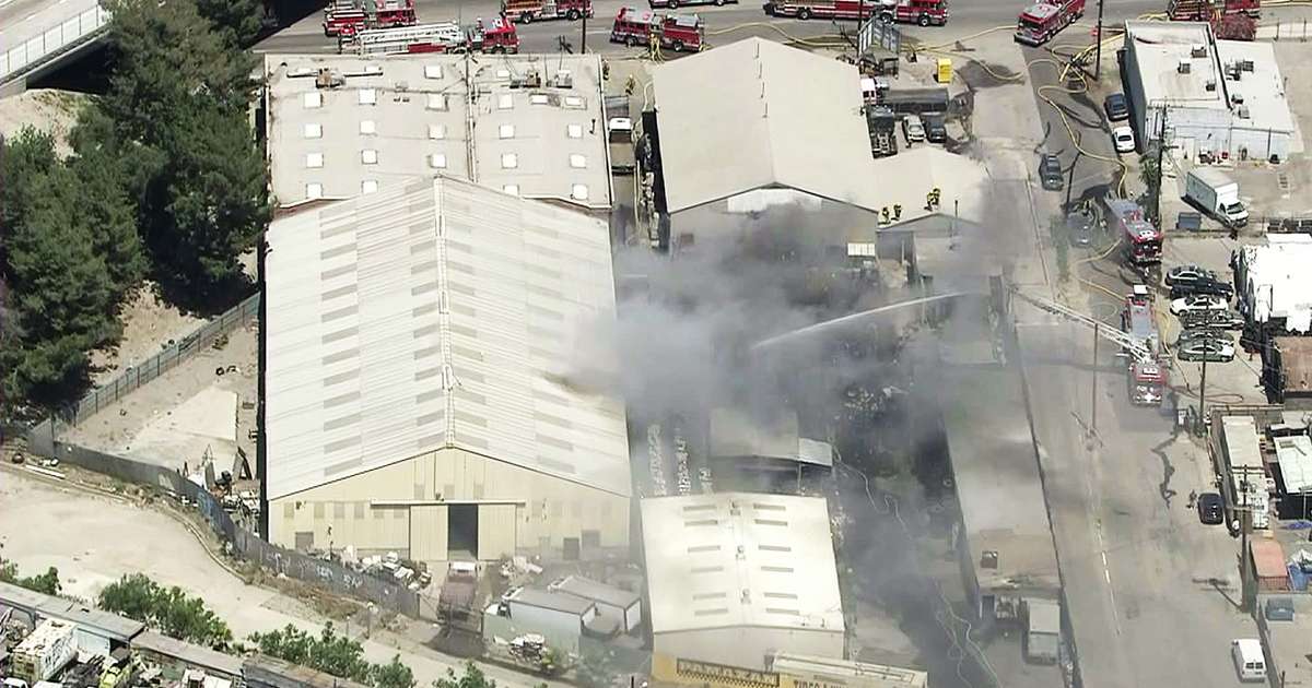 Explosão em prédio deixa ao menos 8 feridos em Los Angeles