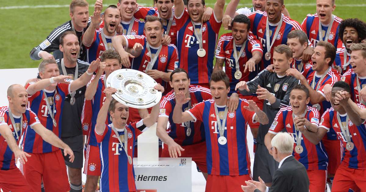 Bayern recebe taça do Alemão com vitória sobre o Stuttgart