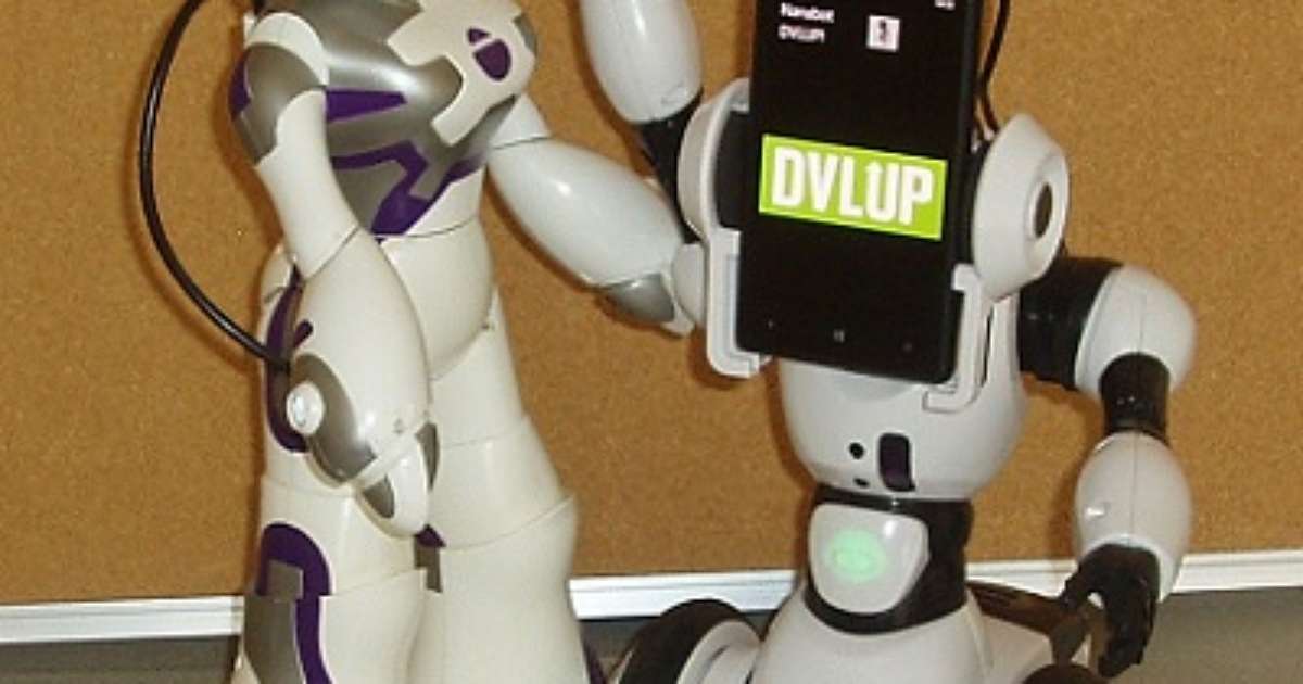 App combina robô com assistente de voz Cortana, da Microsoft