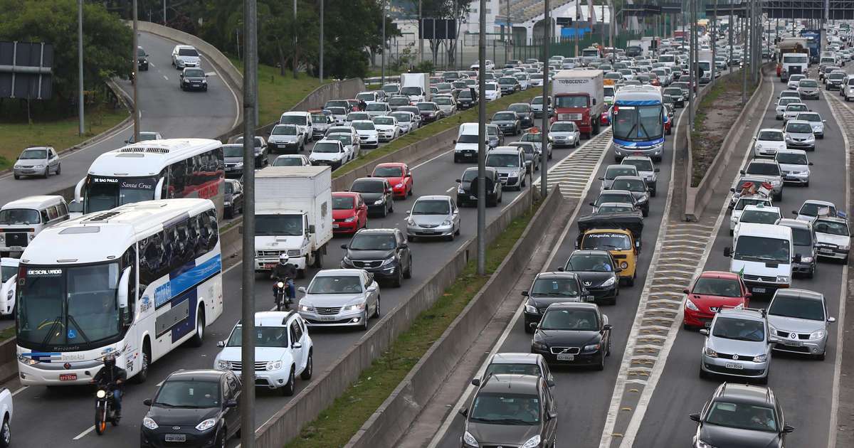 Marginal Tietê é liberada após 4h; lentidão chega a 23 km